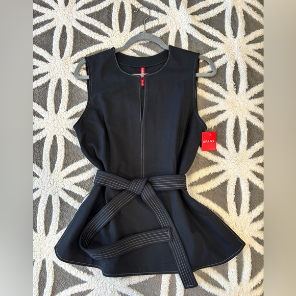 SPANX | Tops | Spanx Sleeveless Top With Contrast Stitching | Poshmark